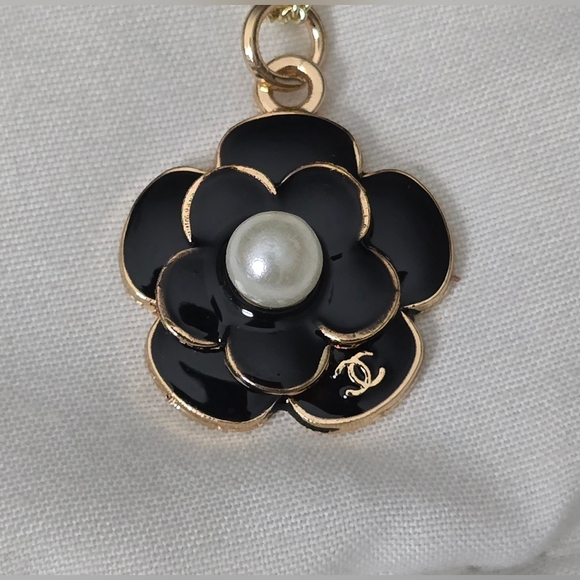 Zipper Pull | Jewelry | Chanel Camellia Flower Pearl Zipper Pull | Poshmark